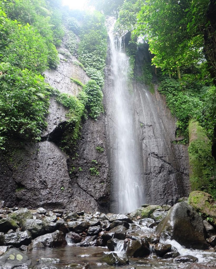Basah-Basahan di 8 Air Terjun Cantik Kota Hujan