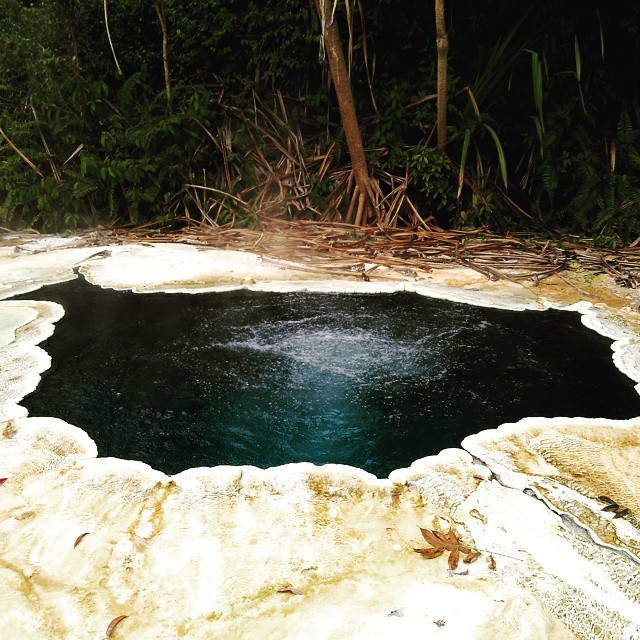 Kawah Putih Tinggi Raja, Wisata Alam Paling Keren di Sumatera Utara