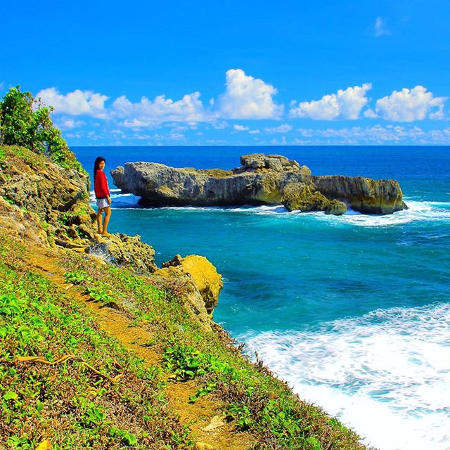 6 Pantai Dengan Landmark Paling Ikonik di Pacitan