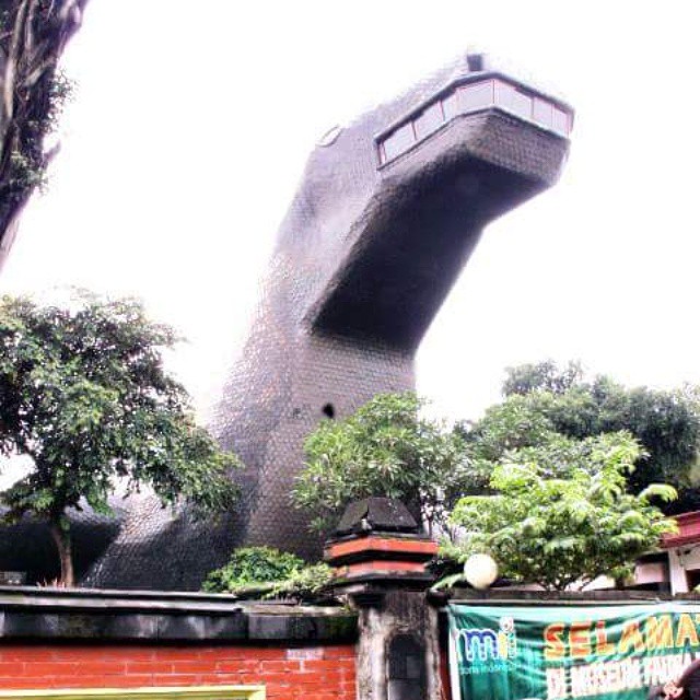 7 Bangunan Berbentuk Hewan Dari Dalam dan Luar Negeri