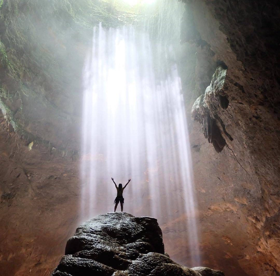 10 Destinasi Wisata Gua yang Eksotis di Indonesia