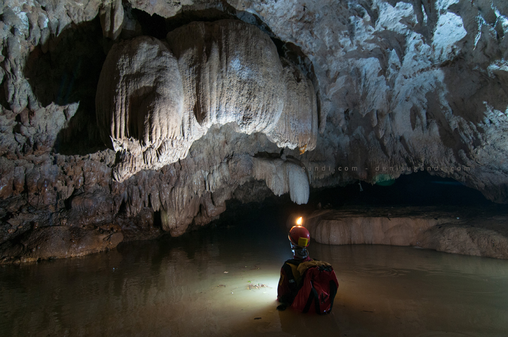 10 Destinasi Wisata Gua yang Eksotis di Indonesia