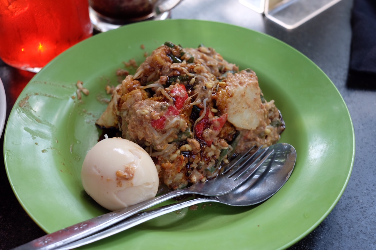 Bukan Cuma Ayam Betutu, 4 Makanan Tradisional Khas Bali Ini Juga Enak Lho!