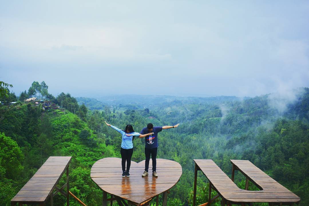 10 Wisata Air Terjun di Malang Raya yang Keren Banget