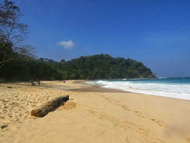42 Pantai di Malang Yang Memesona, Nomor 5 Paling Romantis