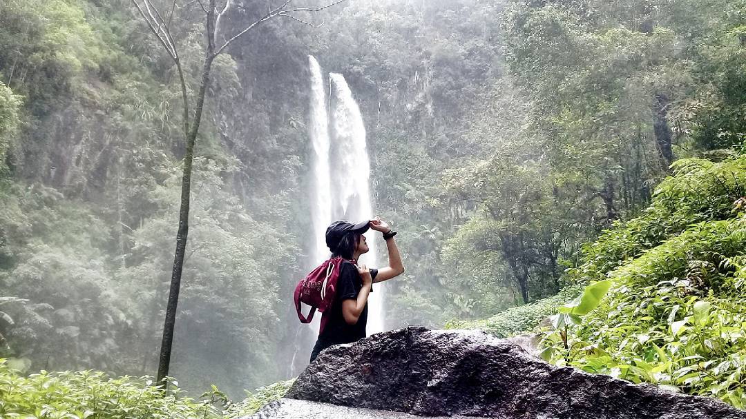 10 Air Terjun di Bandung dan Sekitarnya yang paling Mempesona