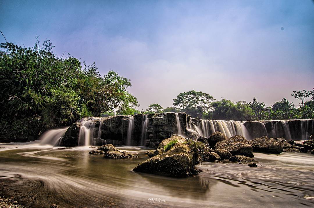 Wallpaper Komputer? Bukan! Ini Wisata Air Terjun Jawa Barat yang Super ...