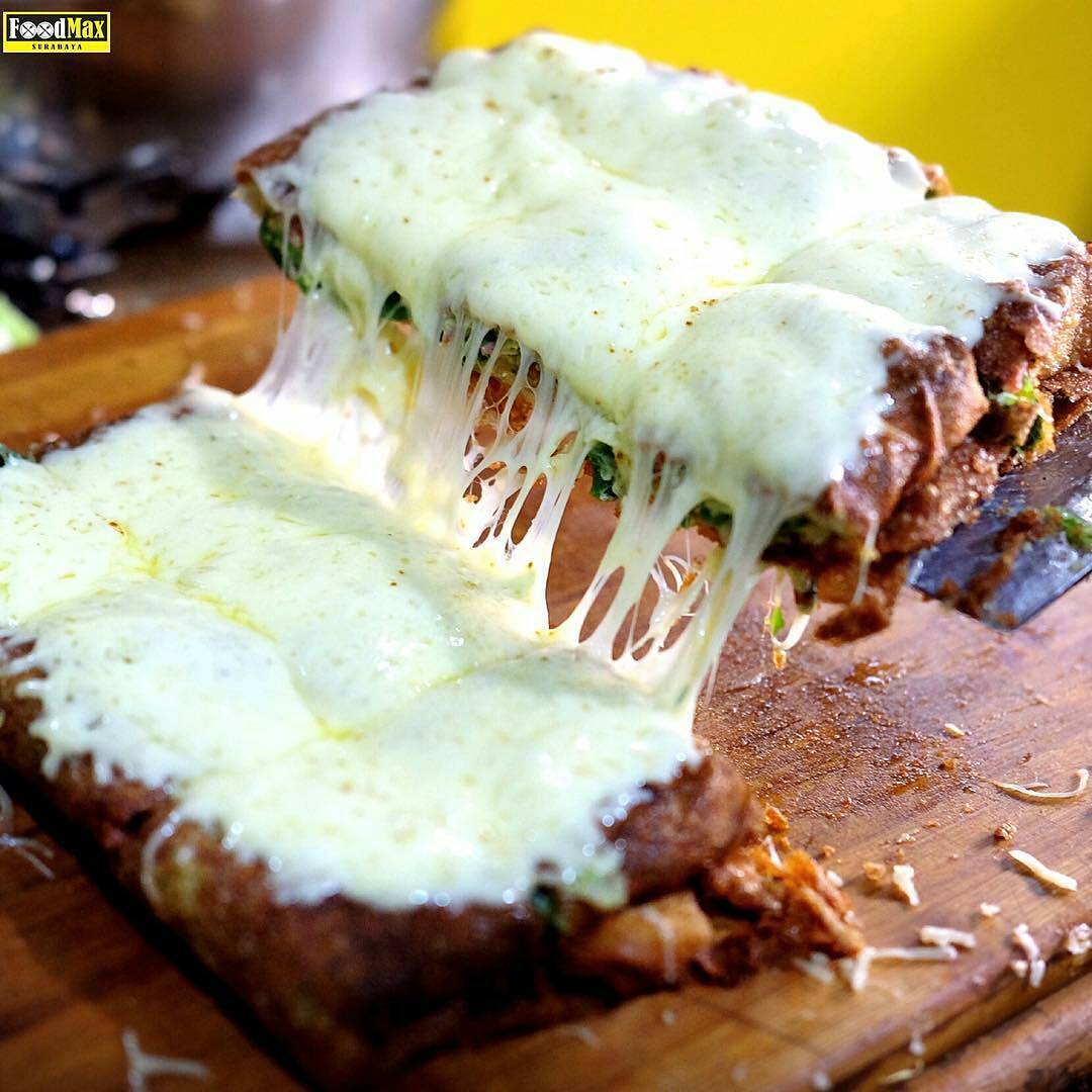 Jajan Martabak dan Terbul Kekinian Paling Yummy di Surabaya