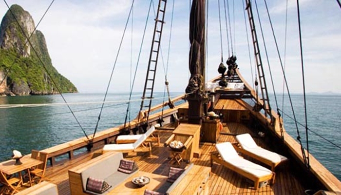 Menjelajahi Kepulauan Indonesia Secara Mewah di Atas Kapal Phinisi ...