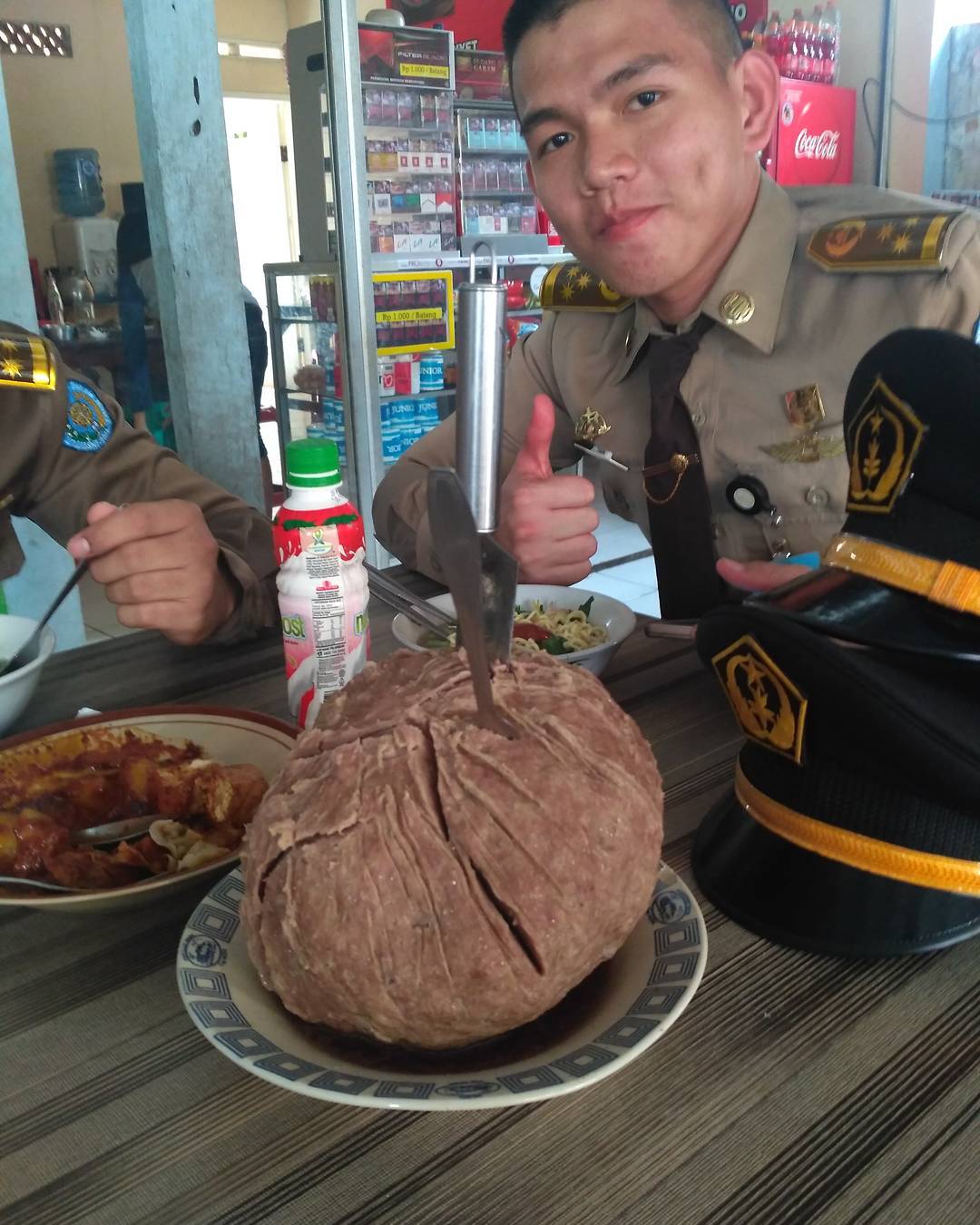 Kuliner Bakso Raksasa di Indonesia, Kuat Ngabisinnya?