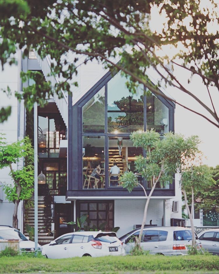 Tempat Hangout di Surabaya yang Luas dan Adem, Bebas Dari Teriknya Kota ...