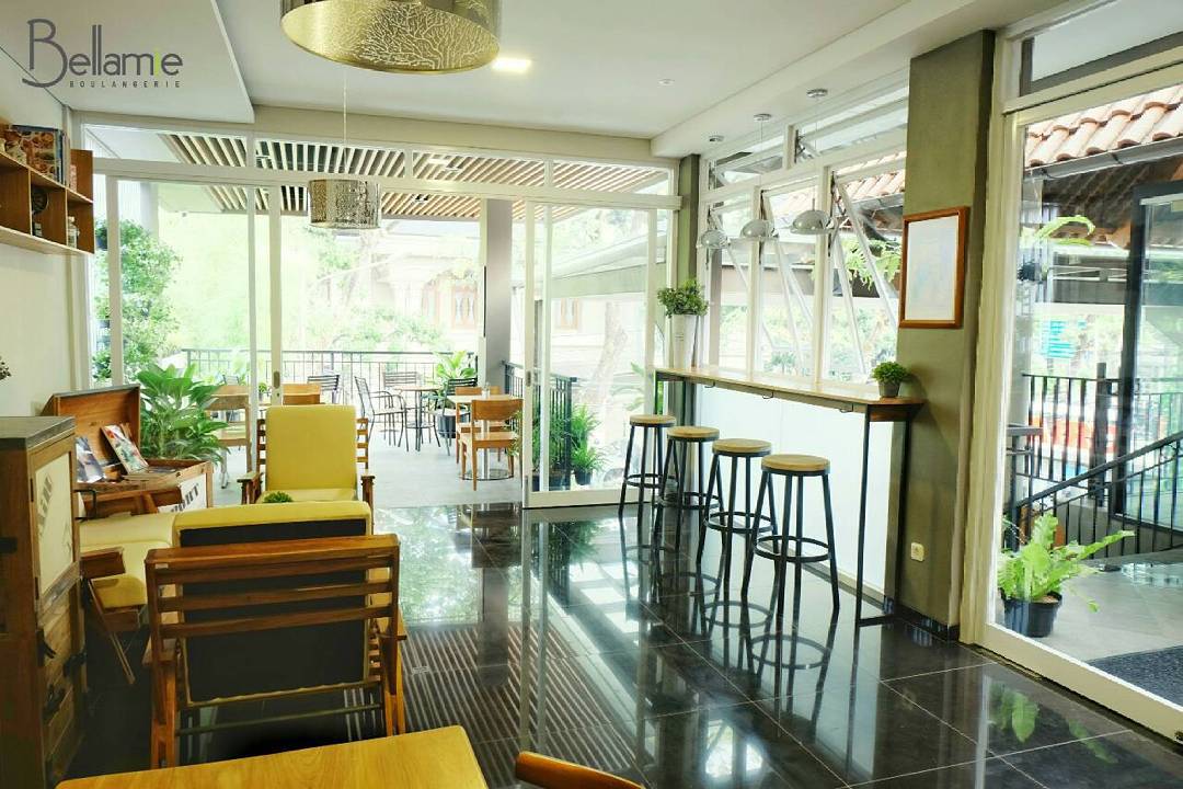 10 Kafe Untuk Wisata Kuliner di Bandung