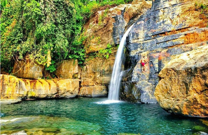 Bukan Lautan, Air Terjun di Malang Ini Bak Permata Berwarna Tosca