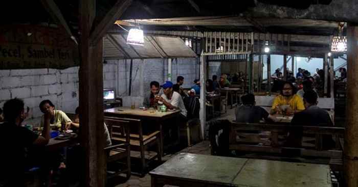 10 Angkringan di Jogja yang Enaknya Ngangenin