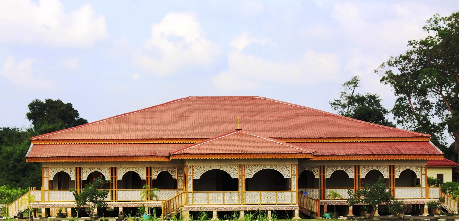 Berkunjung Ke Istana-istana Raja di Nusantara