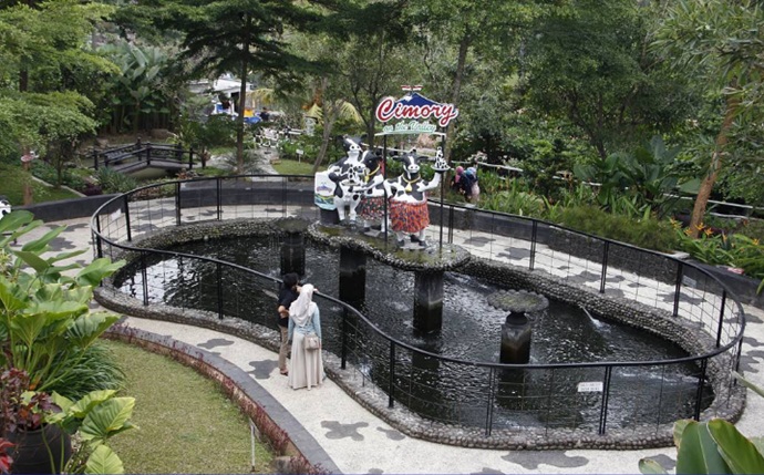 Liburan ke Pabrik Susu Cimory di Ungaran, Keren Untuk Foto