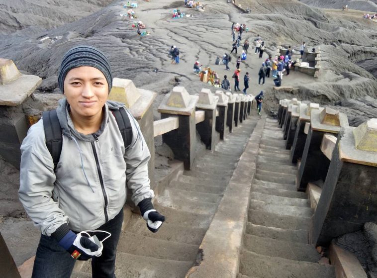 Tangga Instagramable yang Kerap jadi Spot Foto