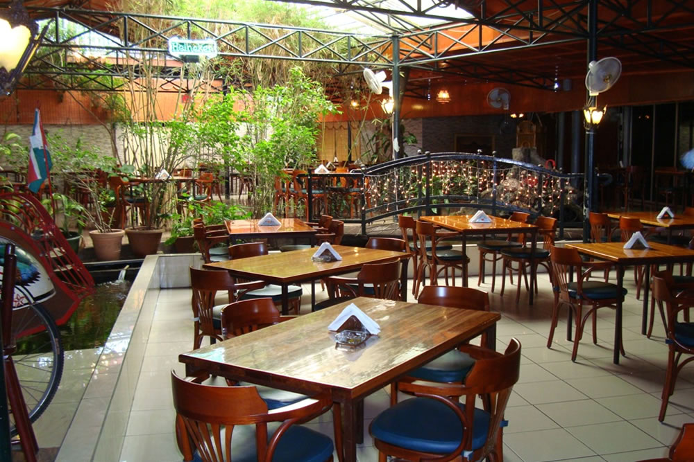 5 Restoran di Suriname yang Menyediakan Menu Kuliner Nusantara