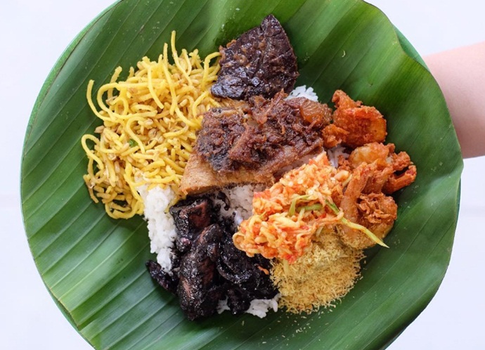 Incip Nasi Buk Madura di Surabaya yang Rasanya Susah Dilupain