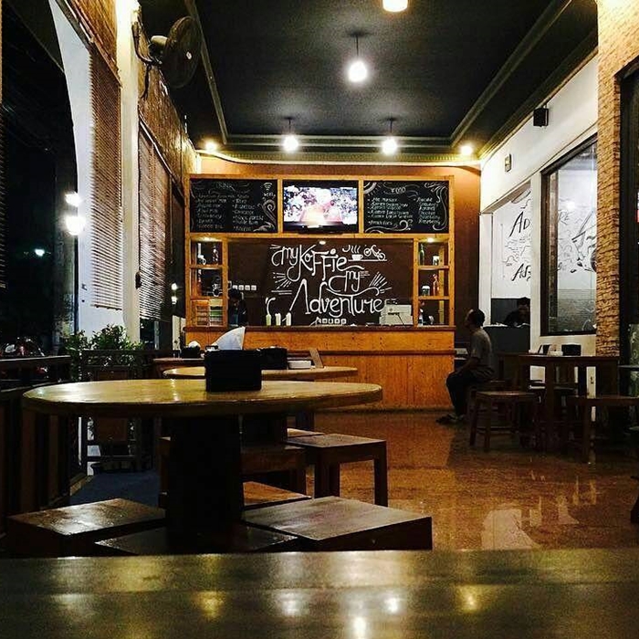 10 Kafe Fotogenic di Gresik, Suasananya Asyik