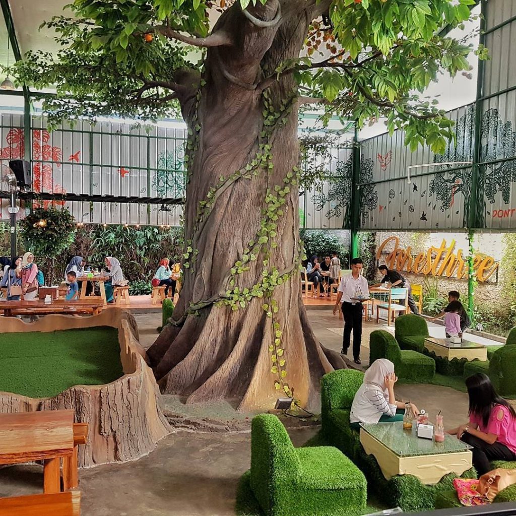 ForesThree, Cafe dengan Suasana Hutan dan Menu Sehat di Bogor