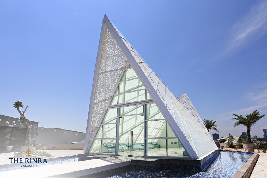 The Rinra Makassar, Hotel Kece dengan Kolam Renang Kekinian