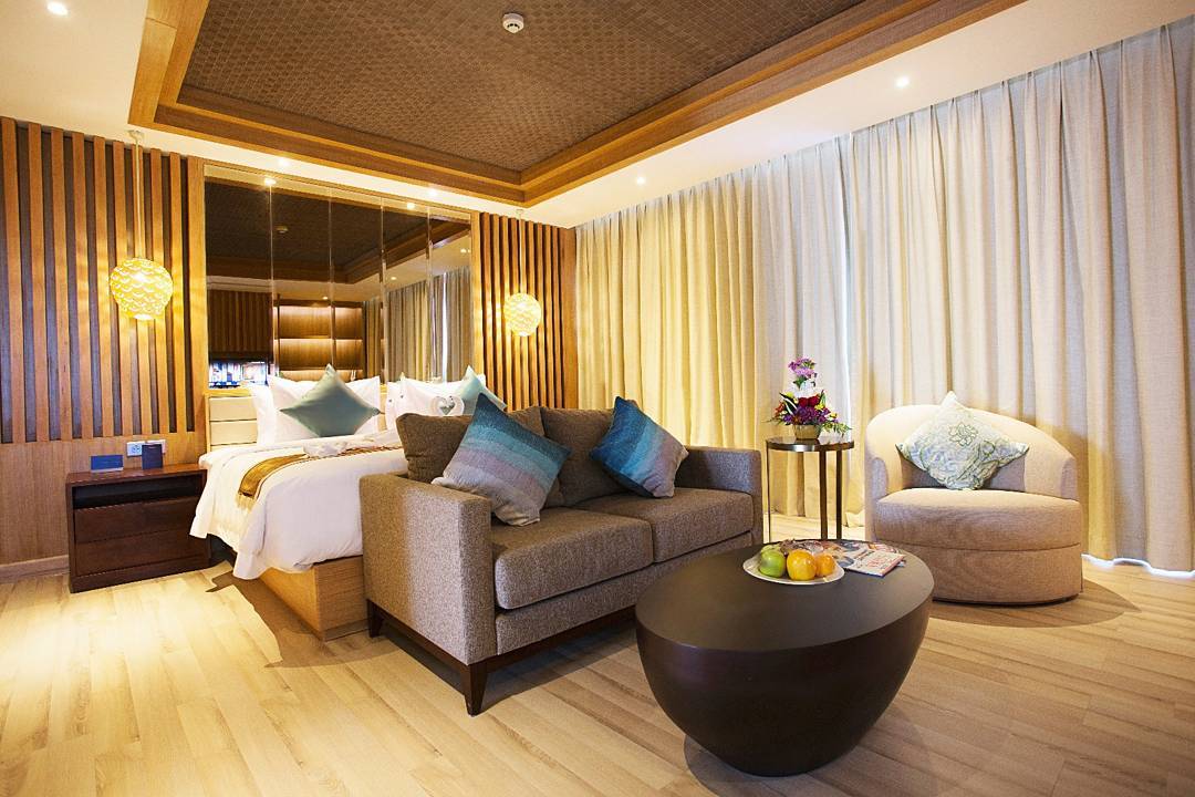 The Rinra Makassar, Hotel Kece dengan Kolam Renang Kekinian