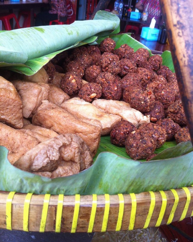 Lontong Balap Pak Gendut, Kuliner Legendaris Langganan Artis