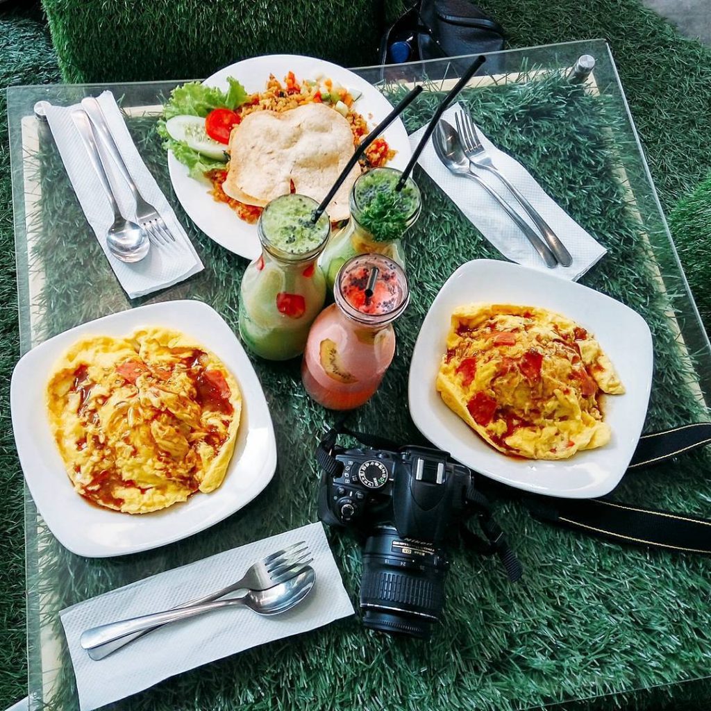 ForesThree, Cafe dengan Suasana Hutan dan Menu Sehat di Bogor