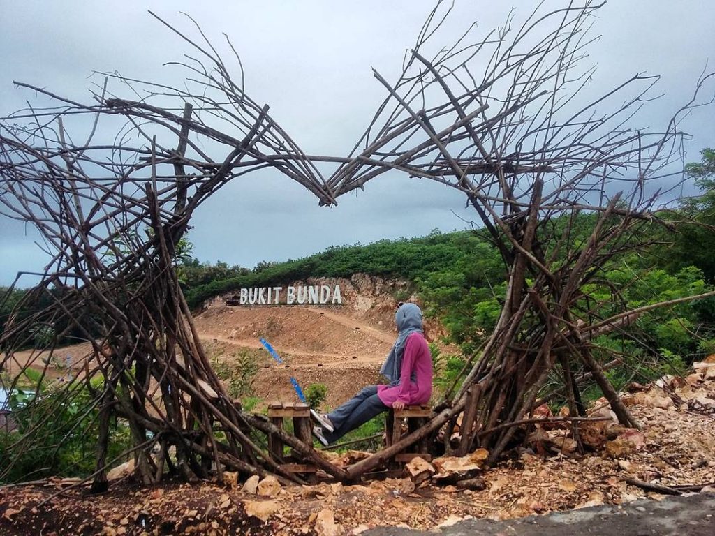 Bukit Bunda, Destinasi Gunung Kapur Hits di Blitar