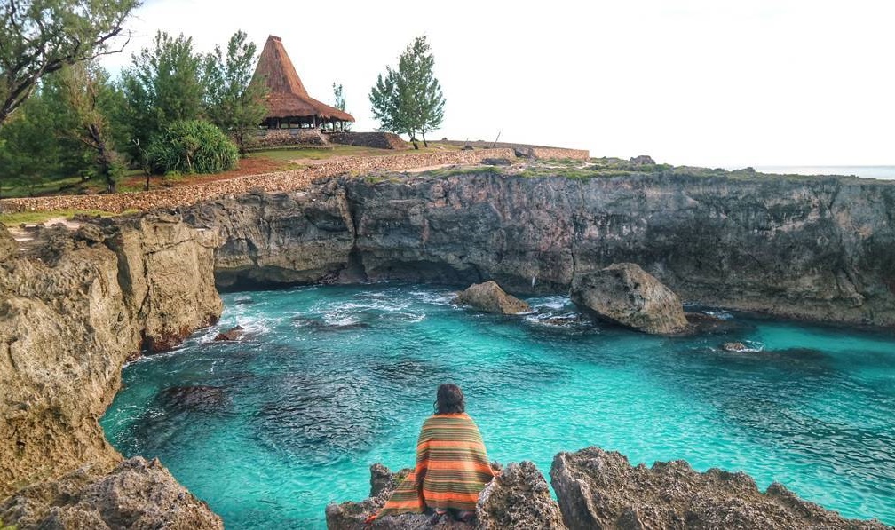 Weekuri, Danau Air Asin yang Memanggil untuk Dikunjungi