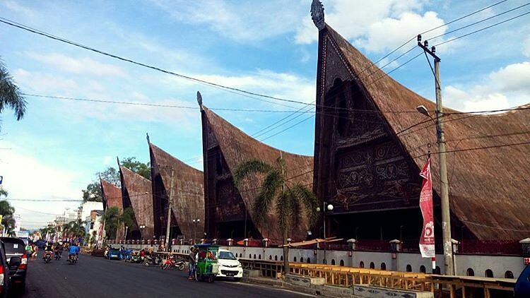 Hotel Fotogenik ini Pemandangannya Menghadap Danau Toba