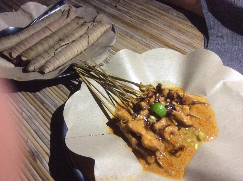 Kuliner Sate Bulayak di Lombok, Dijamin Ketagihan