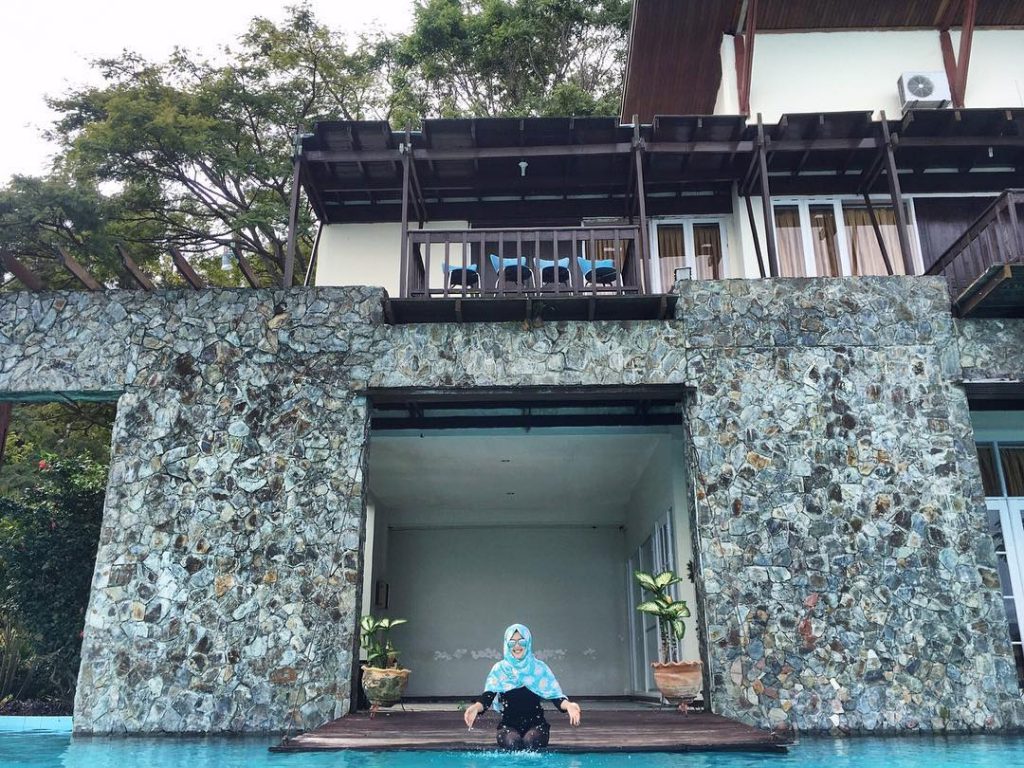 Hotel Fotogenik ini Pemandangannya Menghadap Danau Toba