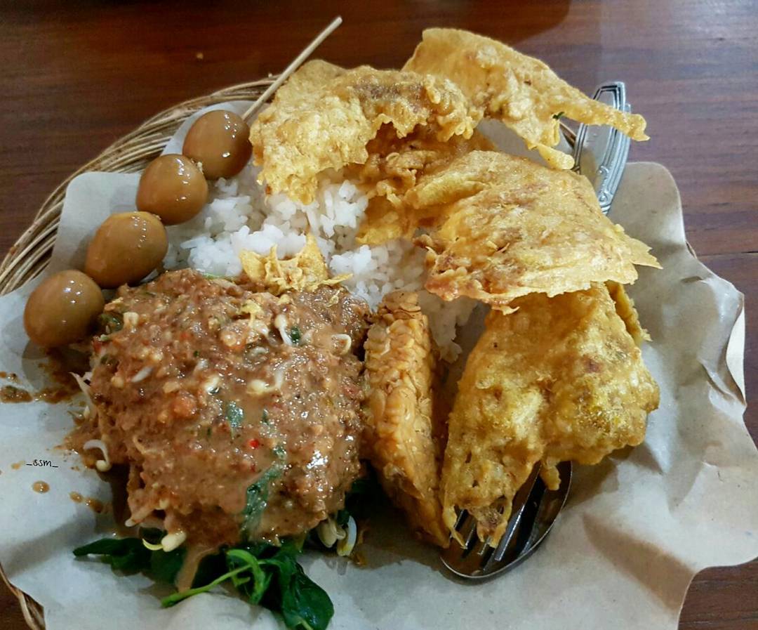 Bukit Bunda, Destinasi Gunung Kapur Hits di Blitar