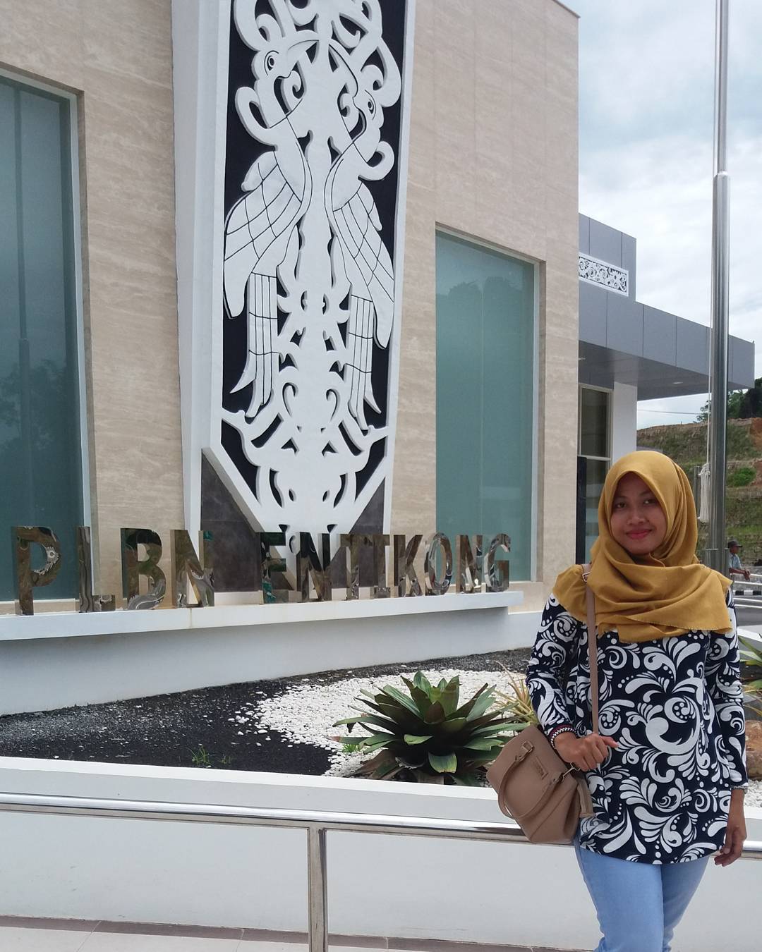 Entikong Menjelma Jadi Pos Perbatasan Indonesia yang Keren, Intip Yuk!