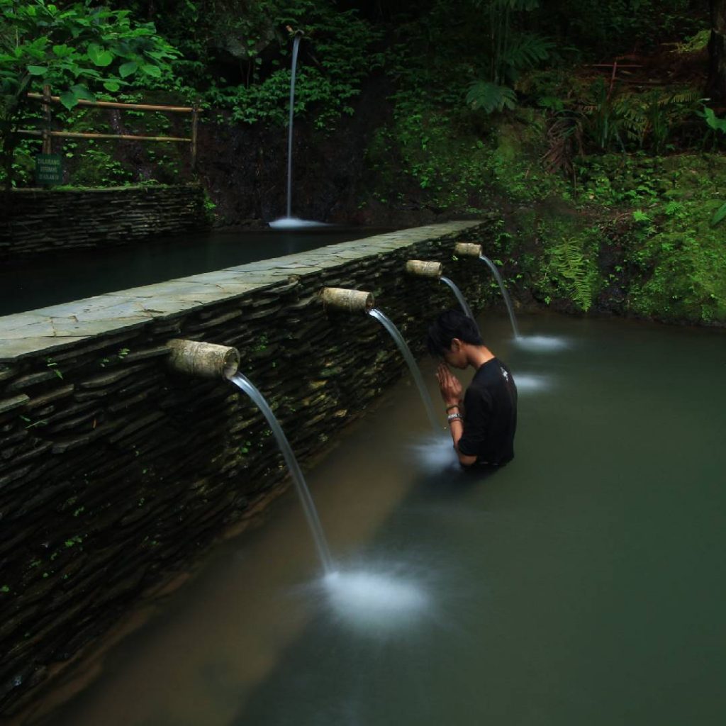 Curug Cipeuteuy, Wisata Majalengka di Kaki Gunung Ciremai