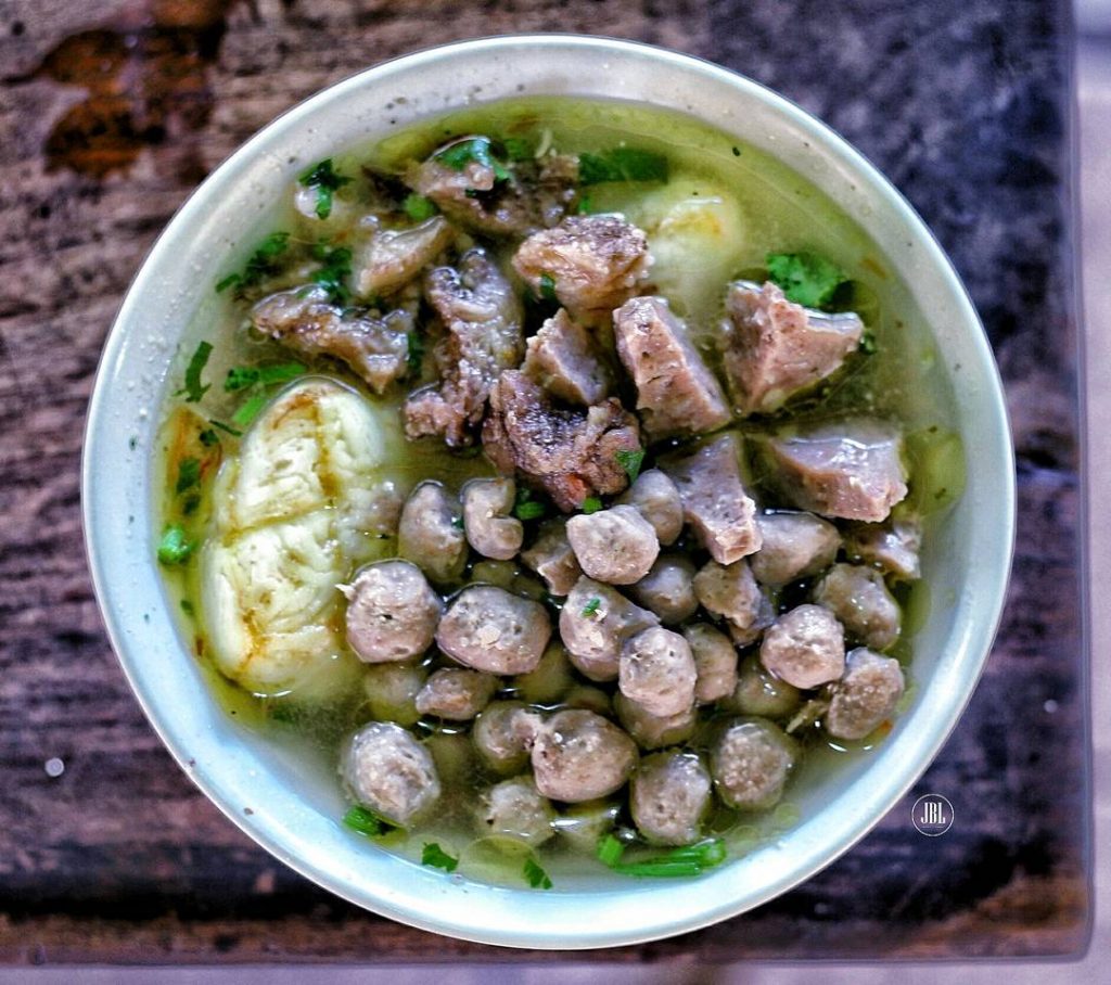 Bakso Raksasa Bikin Enek, Pilih yang Kerikil Saja