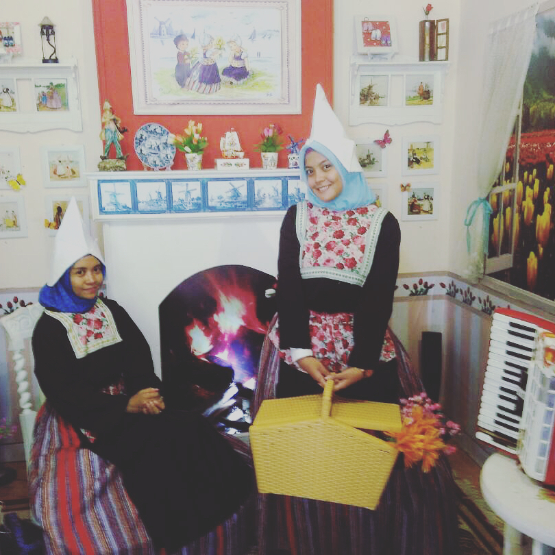 Tak Perlu ke Belanda, di Indonesia Ada Foto Ala Noni-Noni Cantik