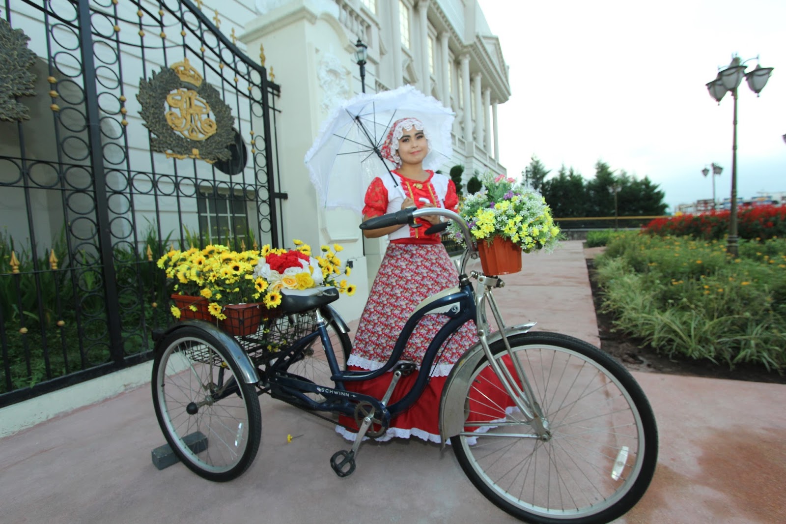 Tak Perlu ke Belanda, di Indonesia Ada Foto Ala Noni-Noni Cantik