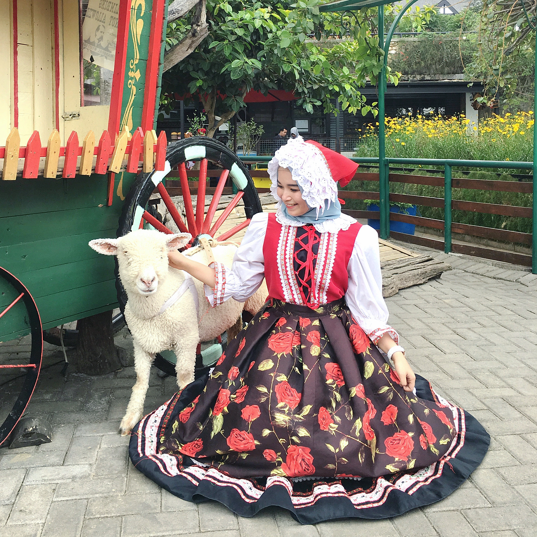 Tak Perlu ke Belanda, di Indonesia Ada Foto Ala Noni-Noni Cantik