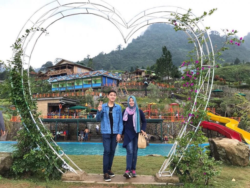 Villa Khayangan, Wisata dan Tempat Menginap di Bogor yang Seindah Lukisan