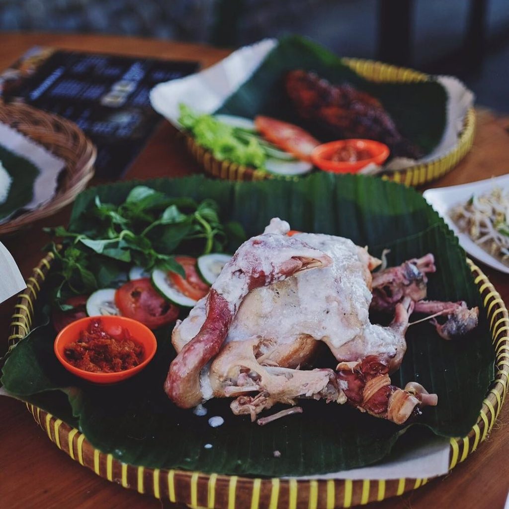 Warung Ingkung Ayam di Jogja, Cocok Buat Rame-rame