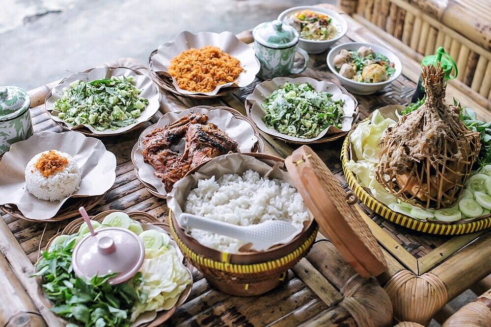 Warung Ingkung Ayam di Jogja, Cocok Buat Rame-rame