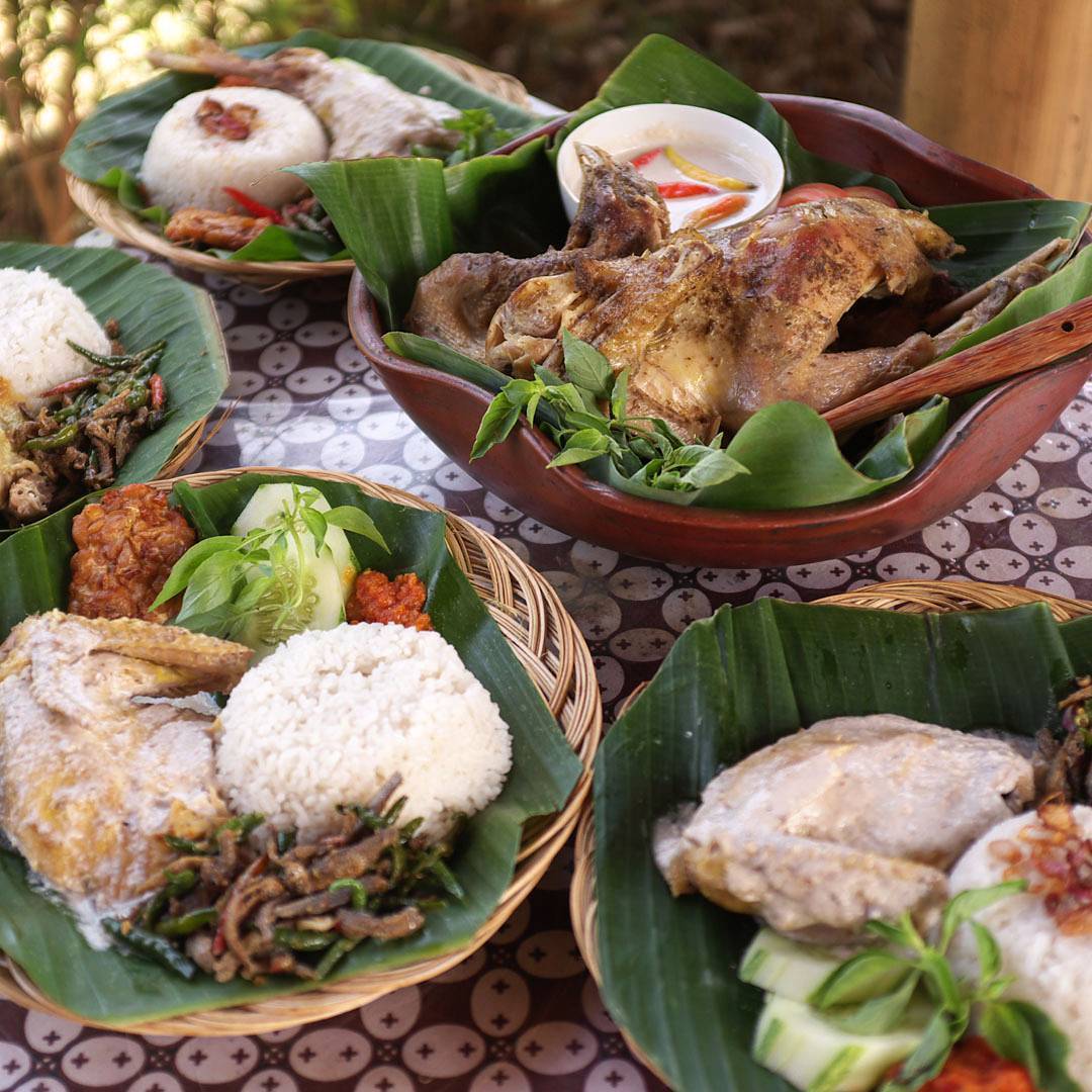 Warung Ingkung Ayam di Jogja, Cocok Buat Rame-rame