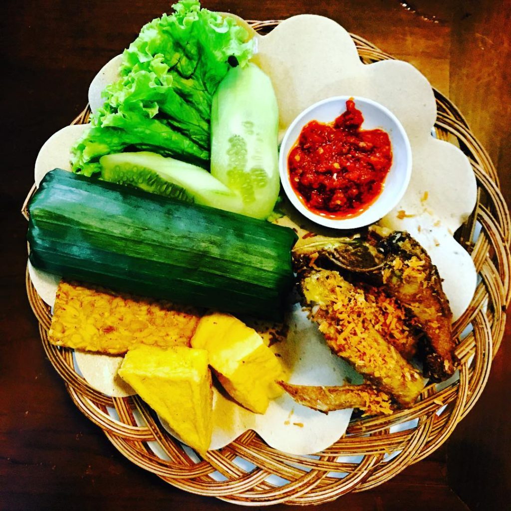 12 Nasi Khas Indonesia yang Nikmatnya Tiada Tara