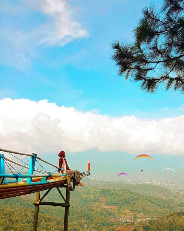 Delapan Wisata Bernuansa Hutan Pinus di Jawa Timur dengan Panorama ...
