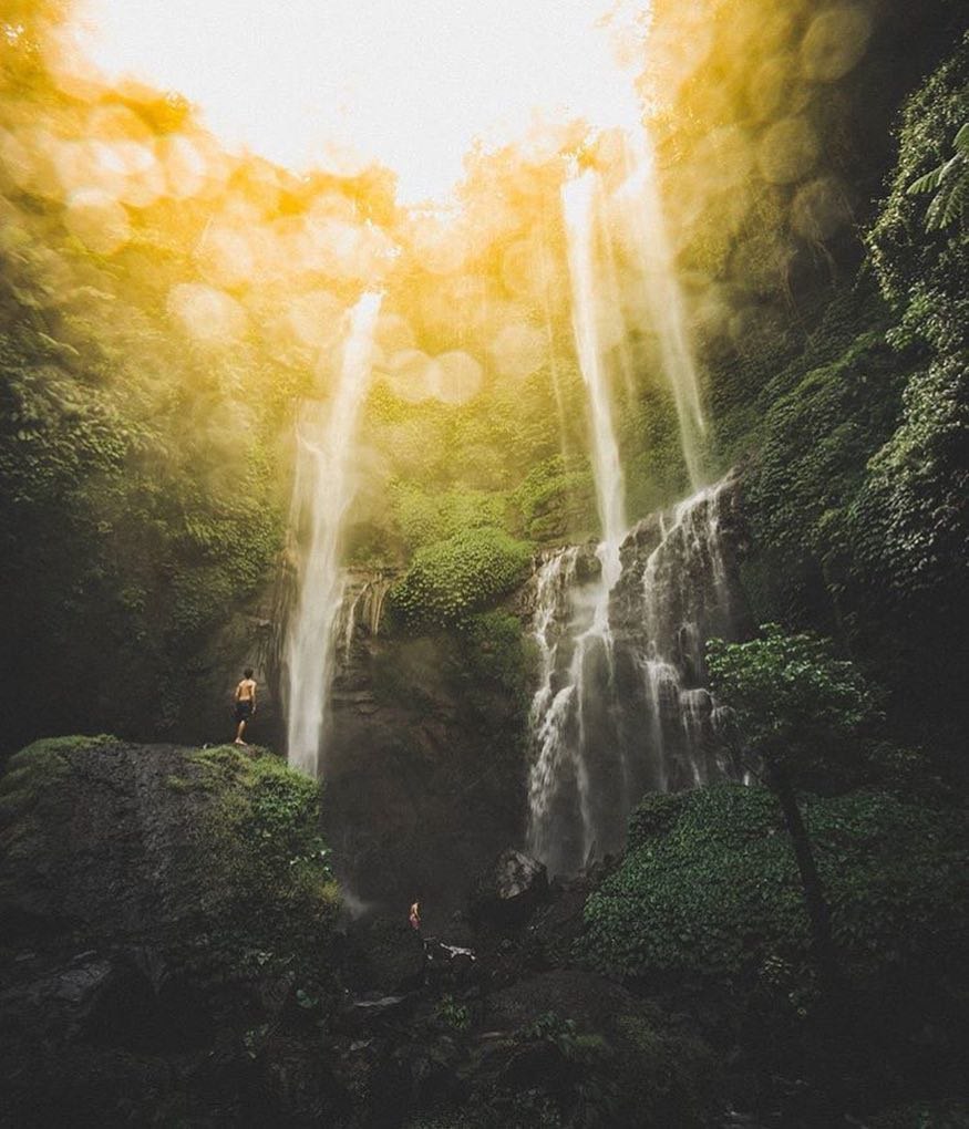 Air Terjun Sekumpul, Pesona Derasnya Air di Tengah Hutan Buleleng Bali