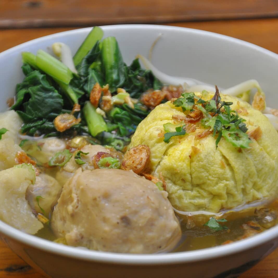4 Bakso Berbalut Telur, Sudah Pernah Coba yang Mana?