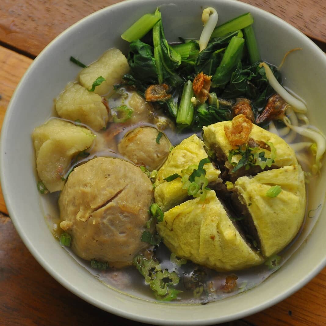4 Bakso Berbalut Telur, Sudah Pernah Coba yang Mana?